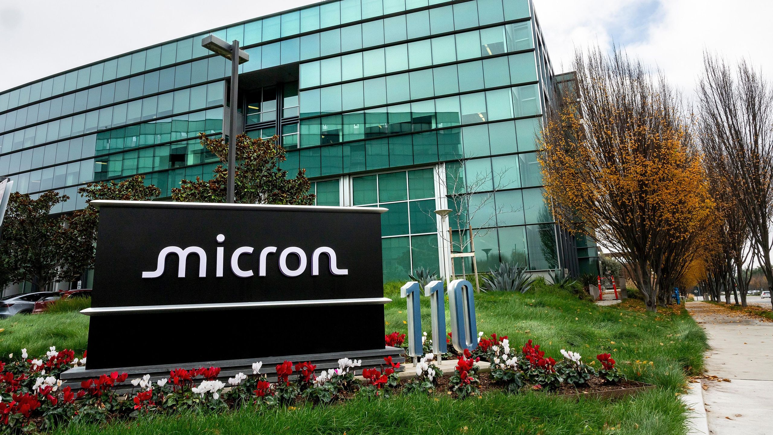 Micron Begins Construction of Its Massive RAM Factory in New York to ...